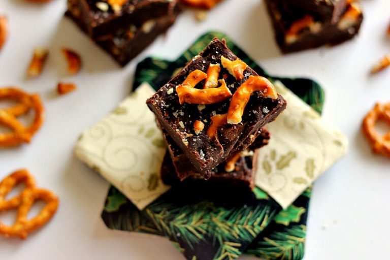Salted Dark Chocolate Pretzel Fudge - Pumpkin 'N Spice