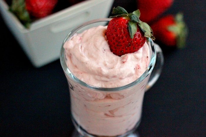 Fresh Strawberry Mousse (Easy Strawberry Dessert!) - Pumpkin 'N Spice