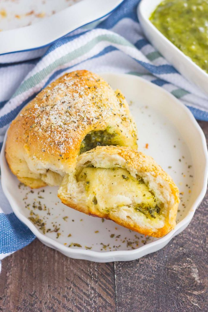 Stuffed Cheesy Pesto Rolls - Pumpkin 'N Spice