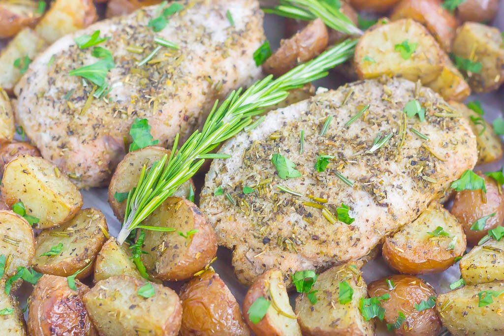 Sheet Pan Roasted Pork Chops and Potatoes - Pumpkin 'N Spice Sheet Pan Roasted Pork Chops and Potatoes - Pumpkin 'N Spice