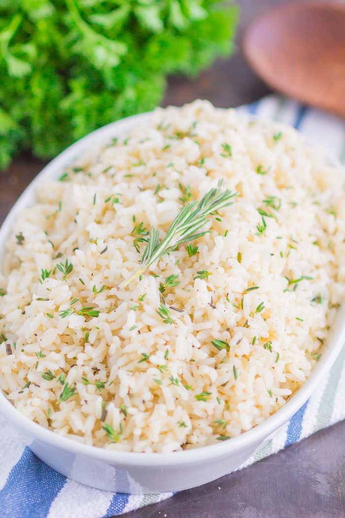 20-Minute Garlic Herb Rice Recipe - Pumpkin 'N Spice