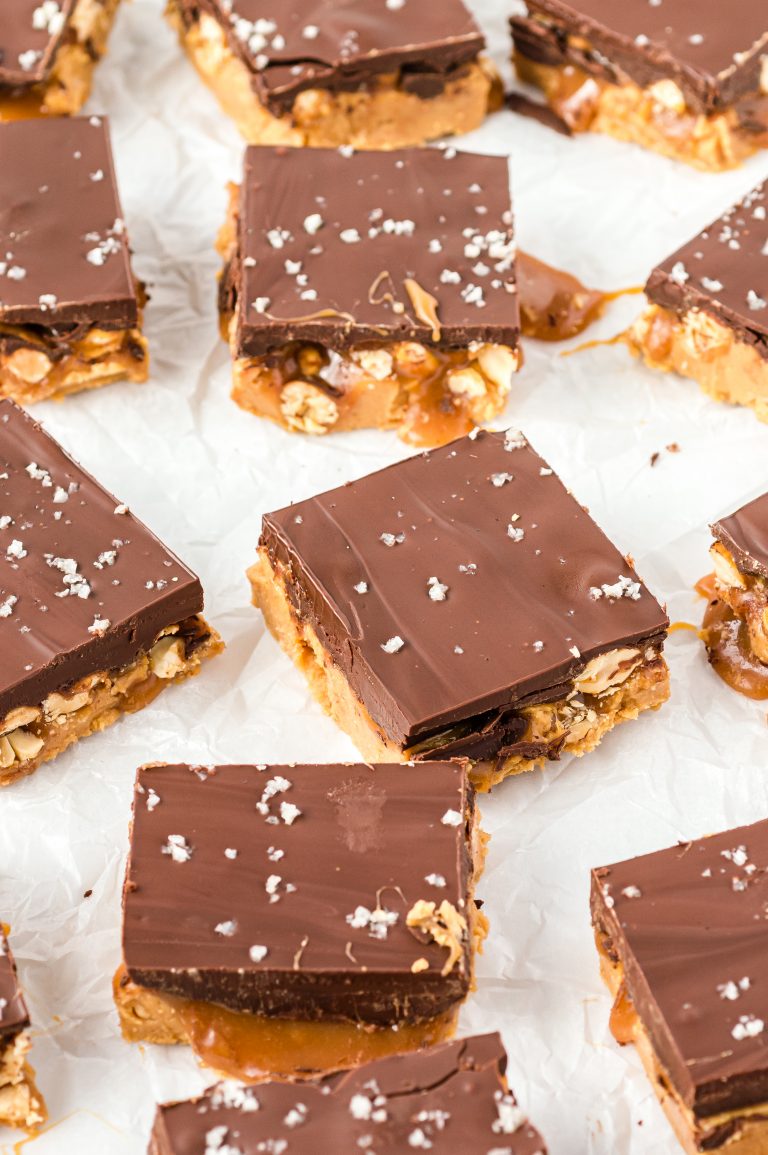 No Bake Snickers Peanut Butter Bars - Pumpkin 'N Spice