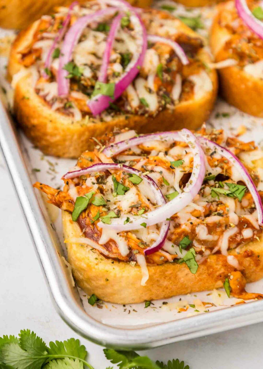 BBQ Chicken Garlic Toast - Pumpkin 'N Spice