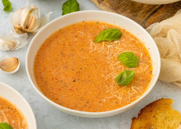 Roasted Red Pepper and Tomato Soup - Pumpkin 'N Spice