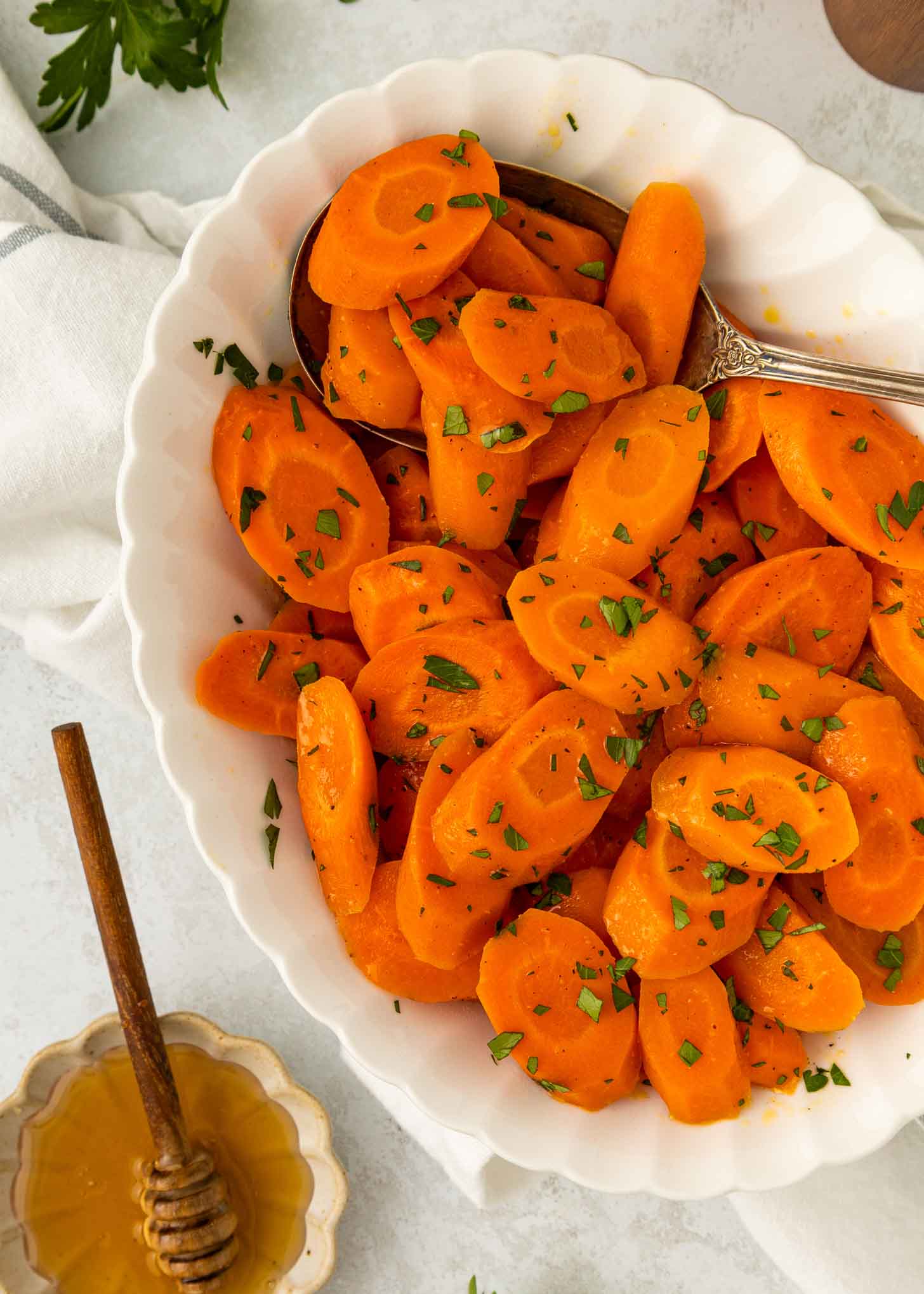 Easy Slow Cooker Carrots (With a Honey Butter Glaze) - Pumpkin 'N Spice